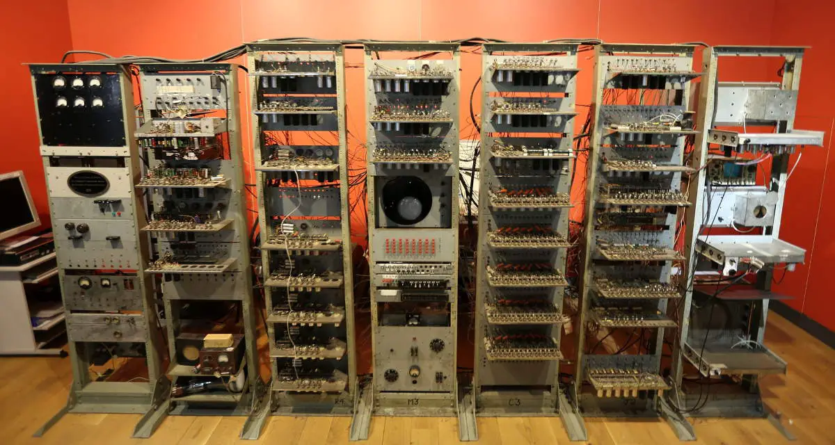 Manchester Baby, the world's first electronic stored-program computer ... Manchester Baby, the world's first electronic stored-program computer ...